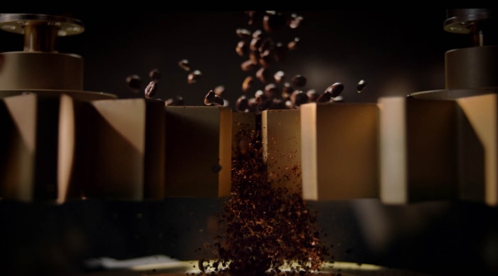 Кофе молотый в растворимом Nescafe Gold 75г - купить с доставкой в ...